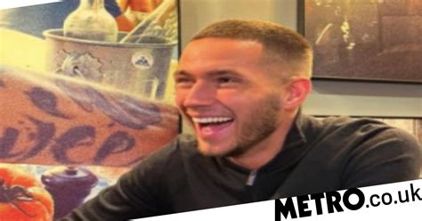 Love Island Signs Up First Ever Partially Sighted Contestant Metro News