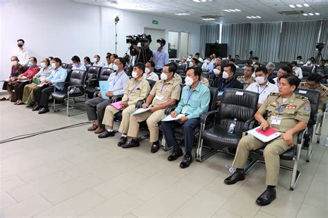 រូបភាពសកម្មភាព ឯកឧត្ដម ឌុច សុន សមាជិក គ ជ ប ដឹកនាំកិច្ចប្រជុំផ្សព្វផ្សាយជាមួយភាគីពាក់ព័ន្ធ