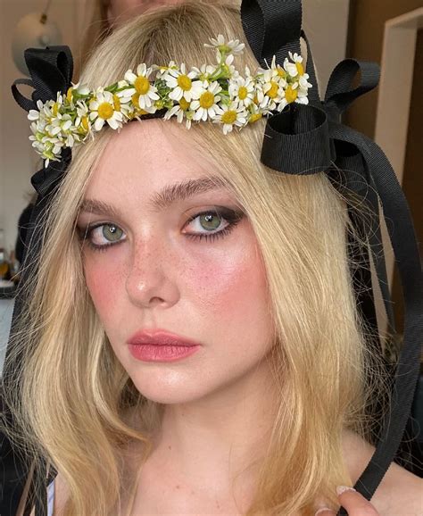 Elle Fanning R Celeb Blondes