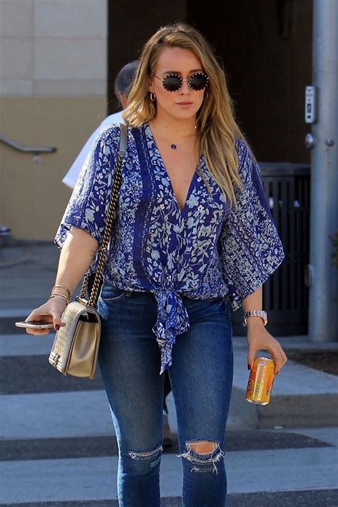 Hilary Duff Street Style Grabs Lunch At La Scala In La 11142017 • Celebmafia