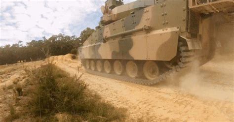 한화 호주에 장갑차 ‘레드백 수출한다獨 제치고 2조원 규모 계약