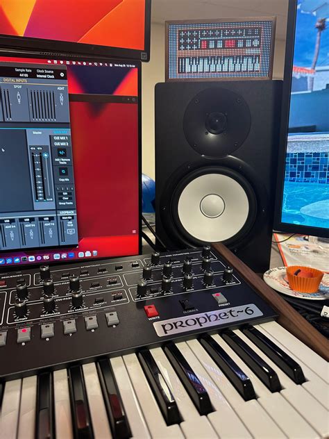 Thanks To Whoever Made The Synth App On The Tidbyt R Synthesizers