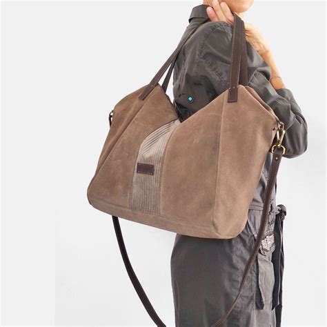 Bolso De Hombro Y Bandolera Cuirots Bi De Serraje Y Pana Bi 4604 — Cuirots