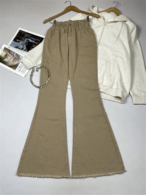 Джинси кльош — ціна 400 грн у каталозі Джинси Купити жіночі речі за доступною ціною на Шафі