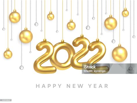 2022 년 새해 카드 골드와 실버 크리스마스 볼의 디자인은 금색과 실버 체인과 중앙에 매달려 황금 번호 2022 새해 복 많이 받으세요 12월 31일에 대한 스톡 벡터