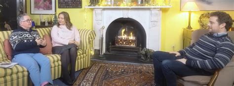 “the Mongol Khan” жүжиг театрт ирдэггүй хүн амын бүлэг залуус настайчуудыг бүгдийг цуглуулж