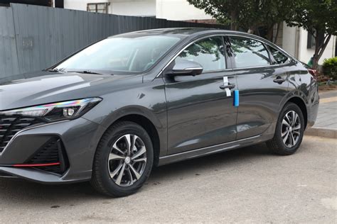 逸动PLUS畅享版 蓝鲸NE 1 4T 尊贵型外观细节图片 汽车图片大全 易车