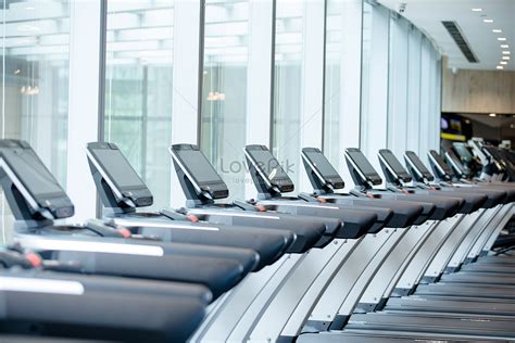 체육관 러닝 머신 사진 무료 다운로드 Lovepik