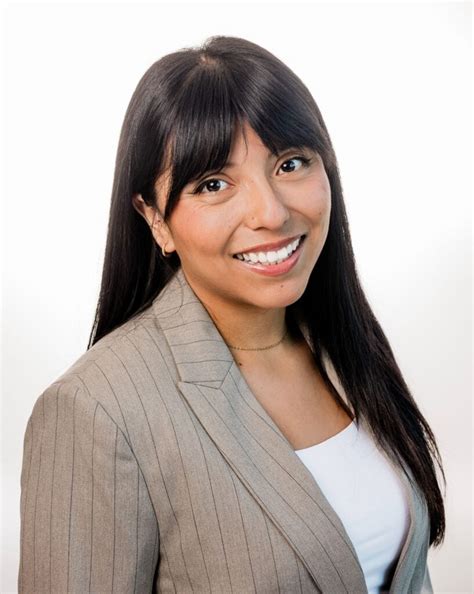 Joanna Lopez Beacon Pointe Advisors