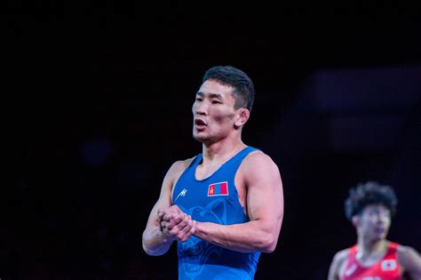 Бишкекийн чансааны тэмцээнд оролцох бөхчүүд