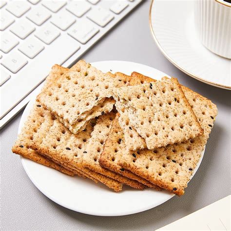 Wholesale Healthy Snacks High Fiber Soda Cracker Biscuits Snacks Food