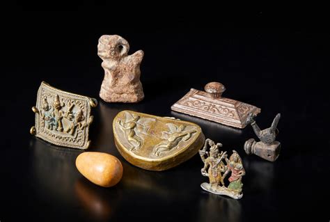 At Auction Arte Indiana Arte Indiana Group Of Seven Objects Of