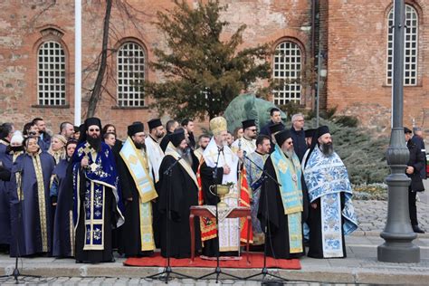 Тържествена св Литургия за празника Богоявление в столицата и освещаване на бойните знамена