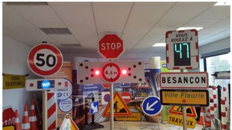 Panneau De Signalisation Lumineux Fixe Ou Clignotant Devis Sur Techni Contact Signalisation