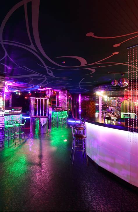 Lesbian Guide Paris Lesbian Bars And Clubs Artofit