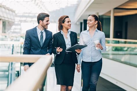 best business leadership courses 2024 bankers by day