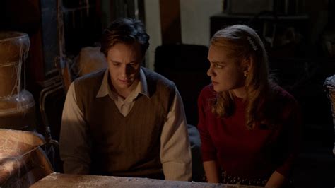 Προξενιό της Ιουλίας Η Ιουλία βοηθά κρυφά τον Χρήστο να βρει τις απαντήσεις που ψάχνει Zappit