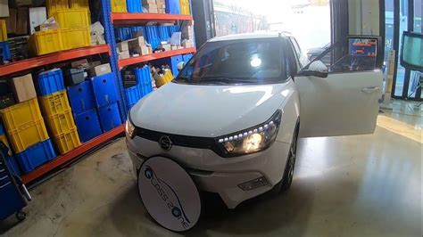 쌍용자동차 티볼리 차량에 15년식 오토라이트 레인센서 순정 업그레이드 설치입니다 더 많은 정보는 설명란의 링쿠를 클릭하시면 도움이 됩니다 Youtube