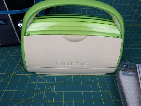 Cuttlebug Cutting And Embossing Machine