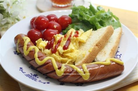 소시지 스크램블 토스트 브런치