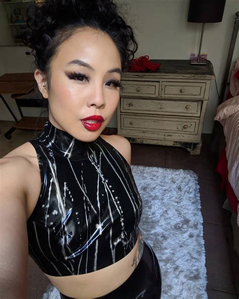 Our Current Featured Domme Mistress An Li Scrolller