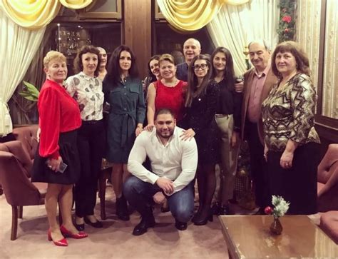 Уникална снимка Врачани се питат това ли е жребецът на областна