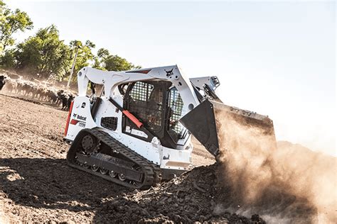 A Guide To Choosing The Right Tracks For Your Bobcat Compact Track Loader Or Excavator