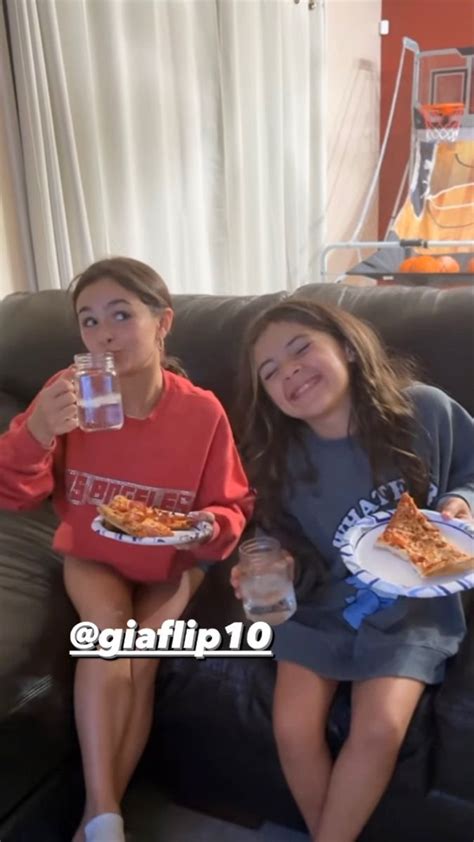 Pin By Annelyse On Faye Knithily Best Friend Challenges Cute Guy