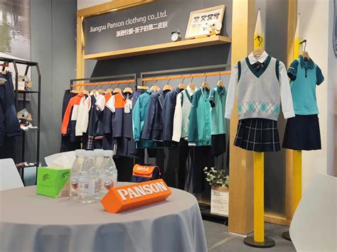 动态 定制校服 校服厂家 派逊校服 中国校服专业定制品牌