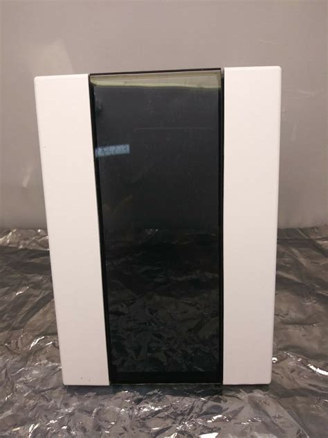 1260 Infinity Ii Variable Wavelength Detector Left Door