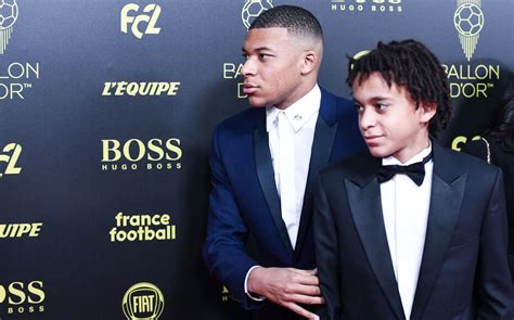 Psg Ethan Mbappé Petit Frère De Kylian Signe Un Contrat Aspirant