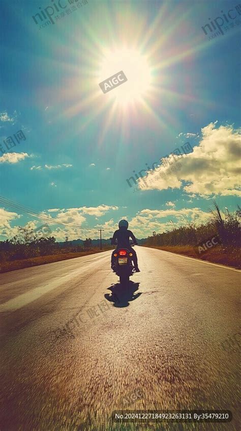 Ai创作图摩托自驾 光影摩托 骑摩托车的背影 高速路上的摩托 追风逐日 骑行在路上 摩托车自驾游 摩托车骑行 行驶的摩托 摩托飞驰 行驶的摩托车 摩游 行驶中的摩托车 一路阳光 摩骑返乡