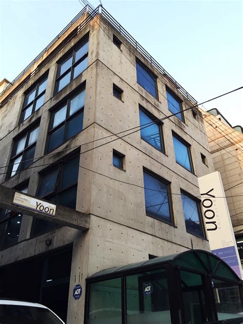 ‘윤서체 폰트 대박유학파 디자이너 빌딩주 변신