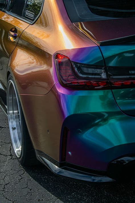 길가에 주차된 형형색색의 차 사진 Unsplash의 무료 자동차 이미지