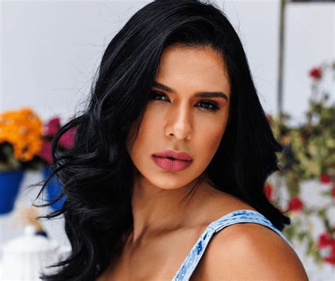 Eva Andressa In Two Piece Workout Gear Shares Abs Workout