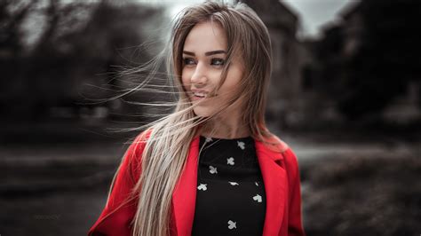 Blonde Girl Straight Hair Smiling 4k Wallpaper Hd Girls Wallpapers 4k Wallpapers Images