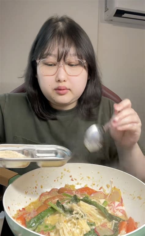 Seblak Go International 10 Potret Orang Thailand Cicip Ketagihan Seblak