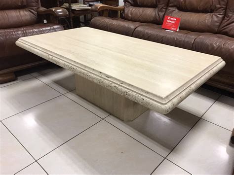 Салонна маса от естествен камък