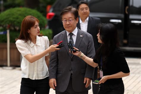 민주 “檢 궁지 몰리자 이재명 부부 소환국면전환 쇼”
