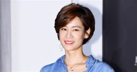 김지호 쇄골 드러낸 패션