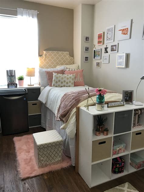 College Dorm Room Decor Ideas