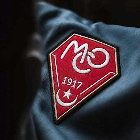 Maracana Foot وليد حميدي والمتوج بالدوري المقدوني مع فريقه آفسي شكوبي سيكون ضيف شرف في مباراة