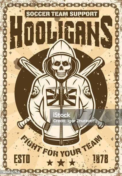 후디에 두개골과 두 개의 교차 야구 박쥐 벡터 일러스트와 축구 훌리건 빈티지 포스터 레이어드 별도의 그런지 텍스처 및 텍스트 거리에 대한 스톡 벡터 아트 및 기타 이미지