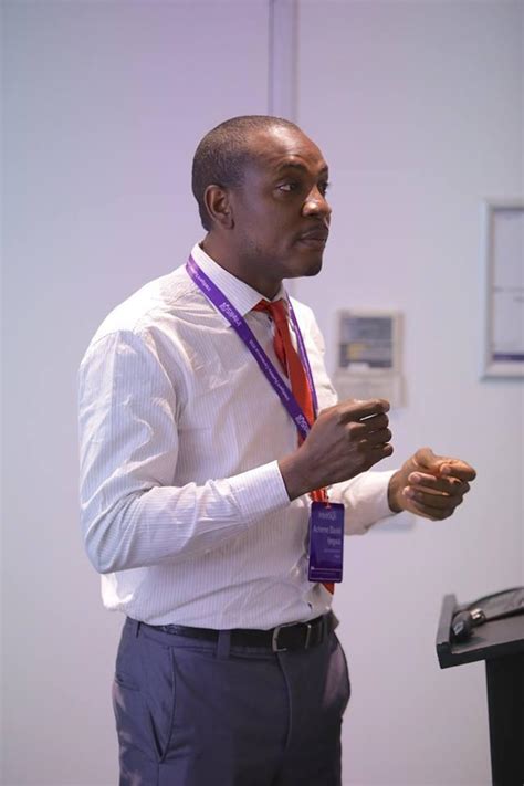 an arraylist object acts like a an array of primitive values b an array of references to objects