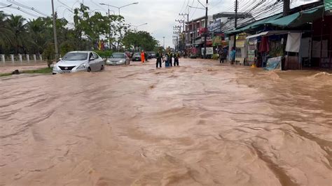 📣 สถานการณ์น้ำ บริเวณหน้าประตูสนามกอล์ฟคอหงส์ อ หาดใหญ่ จ สงขลา เวลา 14 30 น เฝ้าระวังน้ำท่วม