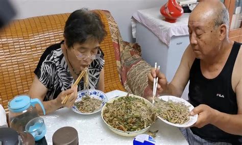饭量与寿命密切相关？经常每天只吃2顿饭的人，对身体好更长寿吗