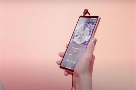 Huge Sony Xperia V Video Leak Shows A Big Change For The Compact Flagship