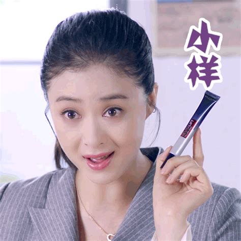 蒋欣变黑蝴蝶 穿透视衬衫好身材若隐若现 360娱乐，你开心就好
