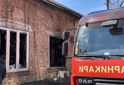 Голем пожар во зграда во Чаир евакуирани 100 луѓе повреден пожарникар Независен Весник