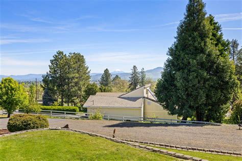 2340 Hillside Drive Central Point Or 97502 Mls 220219924